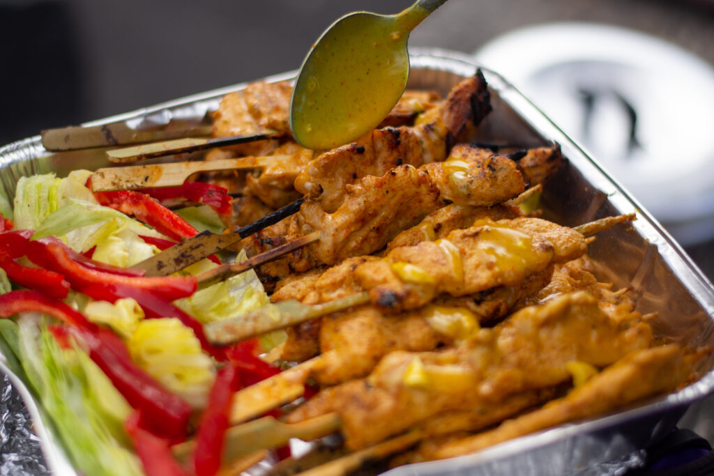 Kylling satay med peanøttsaus - Turmat.no